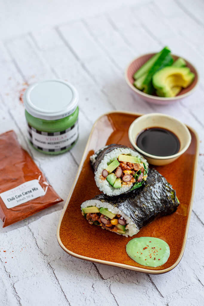 Sushi-Burrito mit Chili con Carne & Wasabi-Dip | inside.violas.de